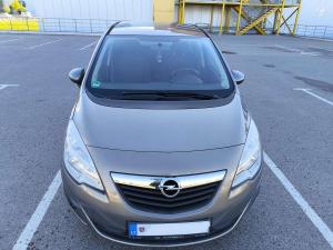 Grey Opel Meriva 2010 in Vilnius, with an engine capacity of 1.69 L and mileage of 196 thousand km for 2950 €, photo 5 on AUTOMOTO.COM.LV