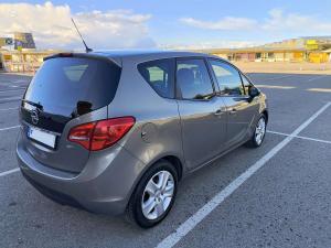 Grey Opel Meriva 2010 in Vilnius, with an engine capacity of 1.69 L and mileage of 196 thousand km for 2950 €, photo 9 on AUTOMOTO.COM.LV