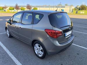 Grey Opel Meriva 2010 in Vilnius, with an engine capacity of 1.69 L and mileage of 196 thousand km for 2950 €, photo 10 on AUTOMOTO.COM.LV
