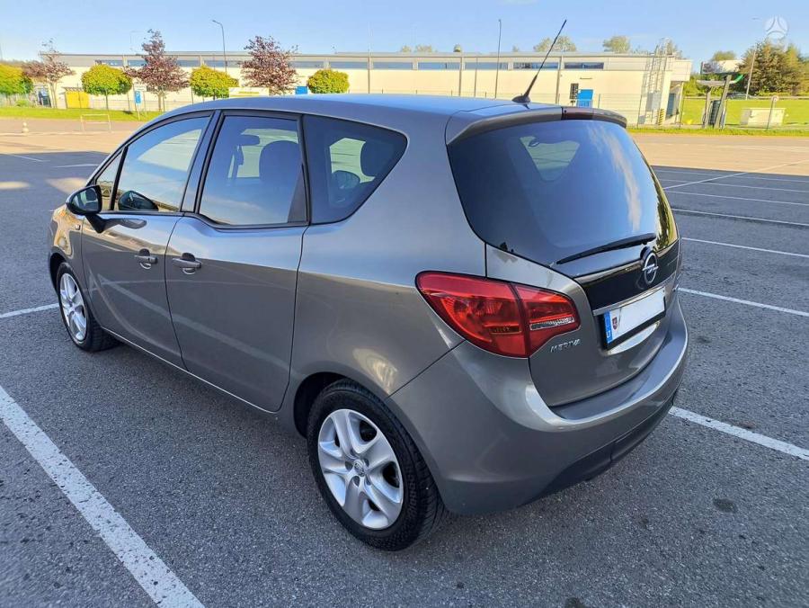Grey Opel Meriva 2010 in Vilnius, with an engine capacity of 1.69 L and mileage of 196 thousand km for 2950 €, photo 10 on AUTOMOTO.COM.LV