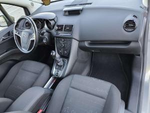 Grey Opel Meriva 2010 in Vilnius, with an engine capacity of 1.69 L and mileage of 196 thousand km for 2950 €, photo 15 on AUTOMOTO.COM.LV