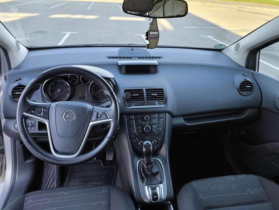 Grey Opel Meriva 2010 in Vilnius, with an engine capacity of 1.69 L and mileage of 196 thousand km for 2950 €, photo 17 on AUTOMOTO.COM.LV
