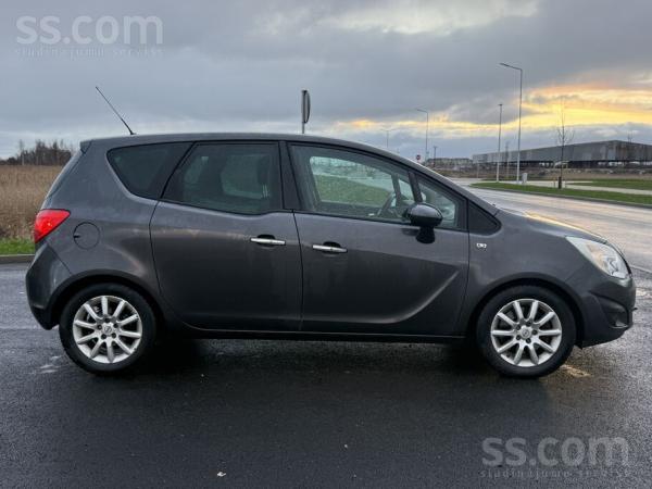 Pelēks Opel Meriva 2011 Liepāja, ar dzinēja tilpumu 1.70 L un nobraukumu 229 tūkst. km par 2850 €, foto 5 vietnē AUTOMOTO.COM.LV