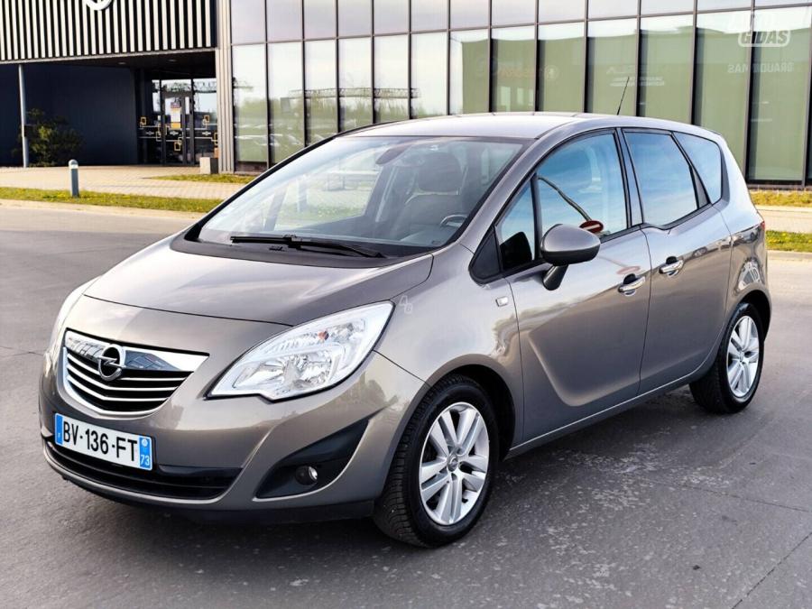 Grey Opel Meriva 2011 in Siauliai, with an engine capacity of 1.70 L and mileage of 180 thousand km for 3650 €, photo 1 on AUTOMOTO.COM.LV