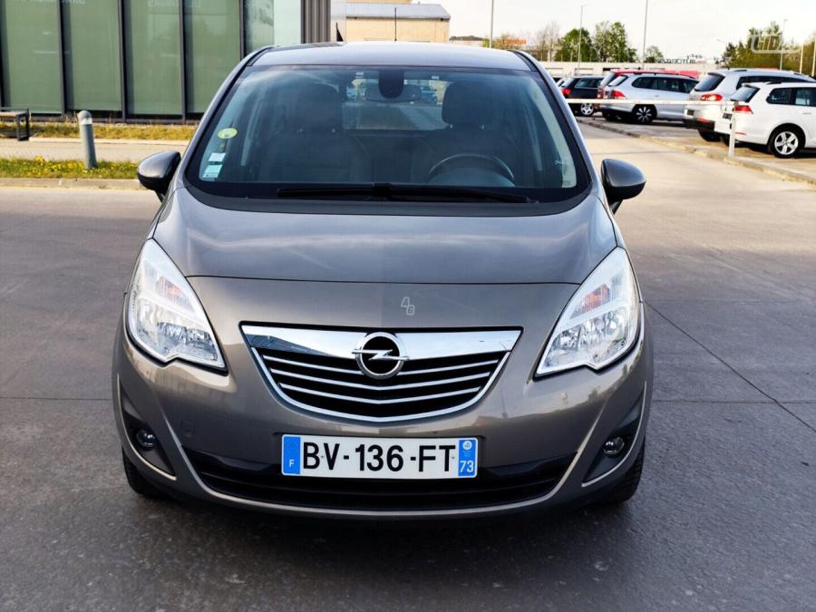 Grey Opel Meriva 2011 in Siauliai, with an engine capacity of 1.70 L and mileage of 180 thousand km for 3650 €, photo 3 on AUTOMOTO.COM.LV