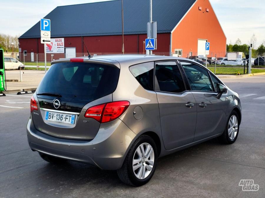 Grey Opel Meriva 2011 in Siauliai, with an engine capacity of 1.70 L and mileage of 180 thousand km for 3650 €, photo 5 on AUTOMOTO.COM.LV