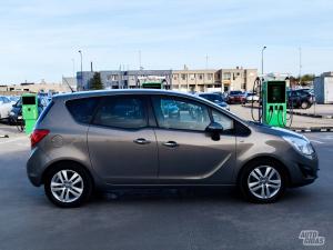 Grey Opel Meriva 2011 in Siauliai, with an engine capacity of 1.70 L and mileage of 180 thousand km for 3650 €, photo 11 on AUTOMOTO.COM.LV