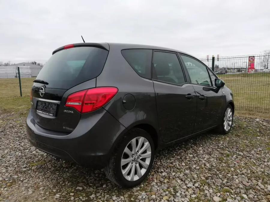 Grey Opel Meriva 2011 in Saldus, with an engine capacity of 1.40 L and mileage of 160 thousand km for 4900 €, photo 3 on AUTOMOTO.COM.LV