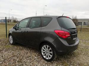 Grey Opel Meriva 2011 in Saldus, with an engine capacity of 1.40 L and mileage of 160 thousand km for 4900 €, photo 5 on AUTOMOTO.COM.LV