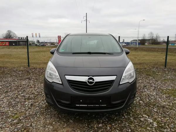 Grey Opel Meriva 2011 in Saldus, with an engine capacity of 1.40 L and mileage of 160 thousand km for 4900 €, photo 5 on AUTOMOTO.COM.LV