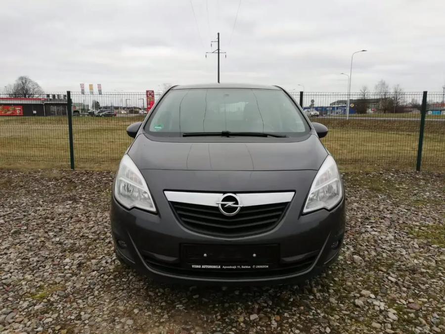 Grey Opel Meriva 2011 in Saldus, with an engine capacity of 1.40 L and mileage of 160 thousand km for 4900 €, photo 6 on AUTOMOTO.COM.LV