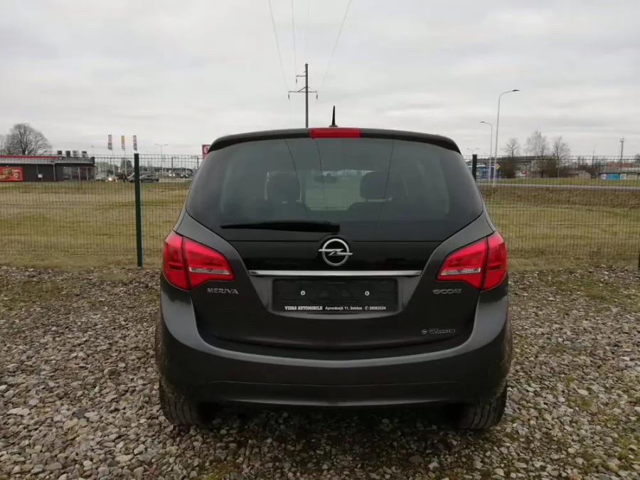 Grey Opel Meriva 2011 in Saldus, with an engine capacity of 1.40 L and mileage of 160 thousand km for 4900 €, photo 7 on AUTOMOTO.COM.LV