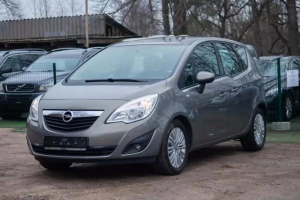 Pelēks Opel Meriva 2011 Grobiņa, ar dzinēja tilpumu 1.70 L un nobraukumu 234 tūkst. km par 4800 €, foto 1 vietnē AUTOMOTO.COM.LV