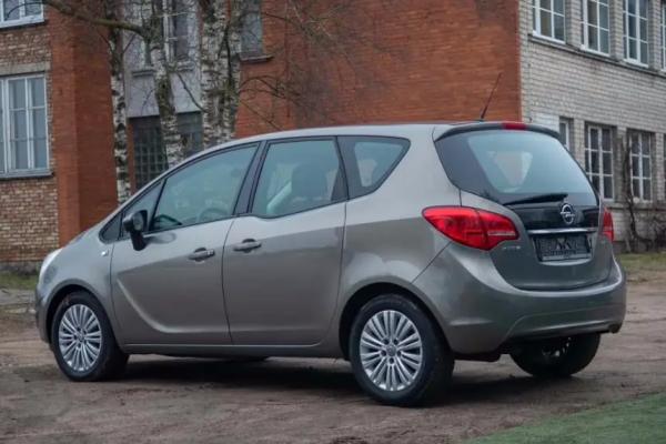 Pelēks Opel Meriva 2011 Grobiņa, ar dzinēja tilpumu 1.70 L un nobraukumu 234 tūkst. km par 4800 €, foto 4 vietnē AUTOMOTO.COM.LV