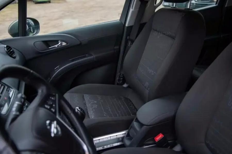 Pelēks Opel Meriva 2011 Grobiņa, ar dzinēja tilpumu 1.70 L un nobraukumu 234 tūkst. km par 4800 €, foto 17 vietnē AUTOMOTO.COM.LV