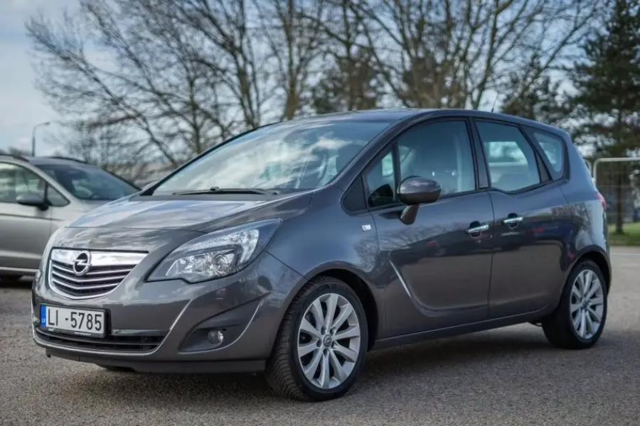 Pelēks Opel Meriva 2011 Liepāja, ar dzinēja tilpumu 1.70 L un nobraukumu 143 tūkst. km par 6800 €, foto 1 vietnē AUTOMOTO.COM.LV