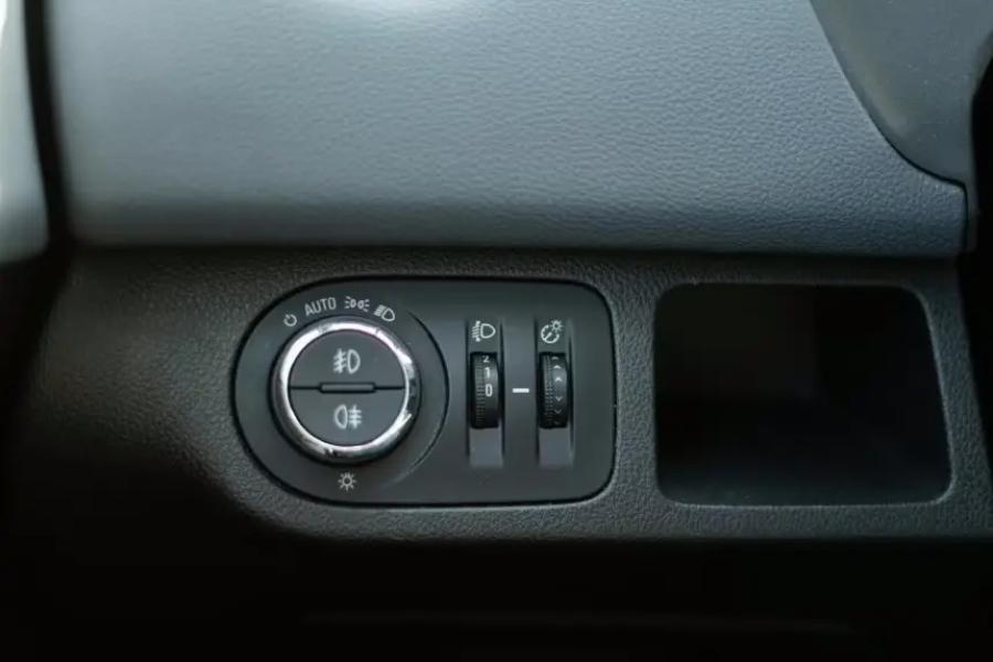 Pelēks Opel Meriva 2011 Liepāja, ar dzinēja tilpumu 1.70 L un nobraukumu 143 tūkst. km par 6800 €, foto 21 vietnē AUTOMOTO.COM.LV