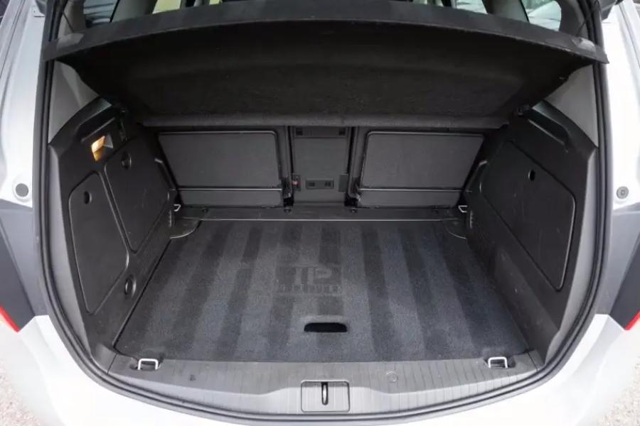 Pelēks Opel Meriva 2011 Liepāja, ar dzinēja tilpumu 1.70 L un nobraukumu 195 tūkst. km par 6100 €, foto 11 vietnē AUTOMOTO.COM.LV