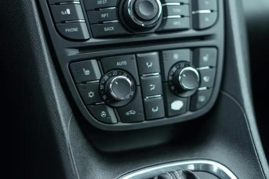 Pelēks Opel Meriva 2011 Liepāja, ar dzinēja tilpumu 1.70 L un nobraukumu 195 tūkst. km par 6100 €, foto 17 vietnē AUTOMOTO.COM.LV