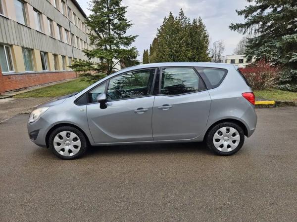 Grey Opel Meriva 2011 in Jekabpils, with an engine capacity of 1.40 L and mileage of 245 thousand km for 4450 €, photo 10 on AUTOMOTO.COM.LV