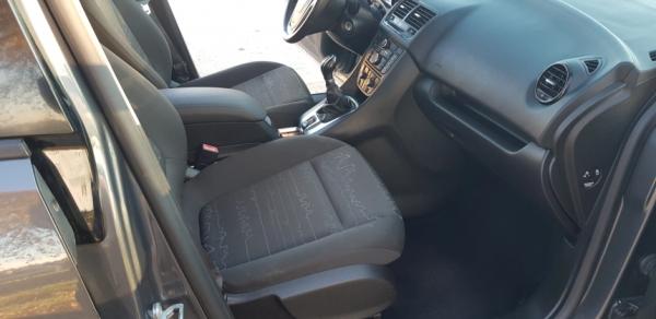 Grey Opel Meriva 2011 in Riga, with an engine capacity of 1.70 L and mileage of 219 thousand km for 4650 €, photo 10 on AUTOMOTO.COM.LV