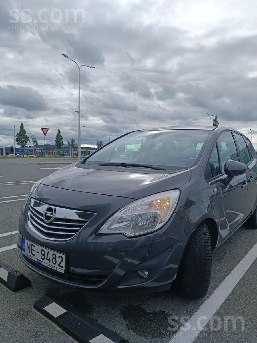 Pelēks Opel Meriva 2011 Rīga, ar dzinēja tilpumu 1.70 L un nobraukumu 166 tūkst. km par 4850 €, foto 1 vietnē AUTOMOTO.COM.LV