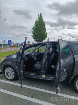 Pelēks Opel Meriva 2011 Rīga, ar dzinēja tilpumu 1.70 L un nobraukumu 166 tūkst. km par 4850 €, foto 5 vietnē AUTOMOTO.COM.LV