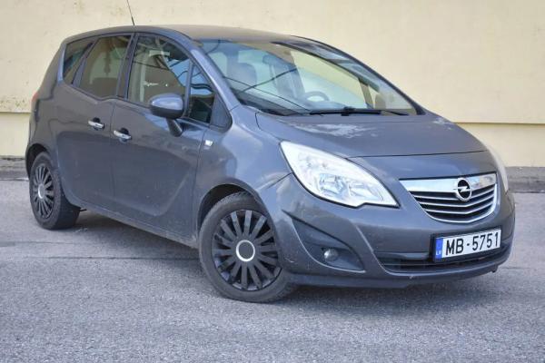Pelēks Opel Meriva 2011 Talsi, ar dzinēja tilpumu 1.70 L un nobraukumu 372 tūkst. km par 1400 €, foto 1 vietnē AUTOMOTO.COM.LV