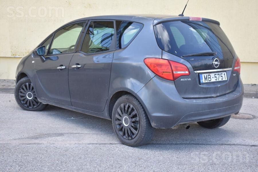 Pelēks Opel Meriva 2011 Talsi, ar dzinēja tilpumu 1.70 L un nobraukumu 372 tūkst. km par 1400 €, foto 3 vietnē AUTOMOTO.COM.LV