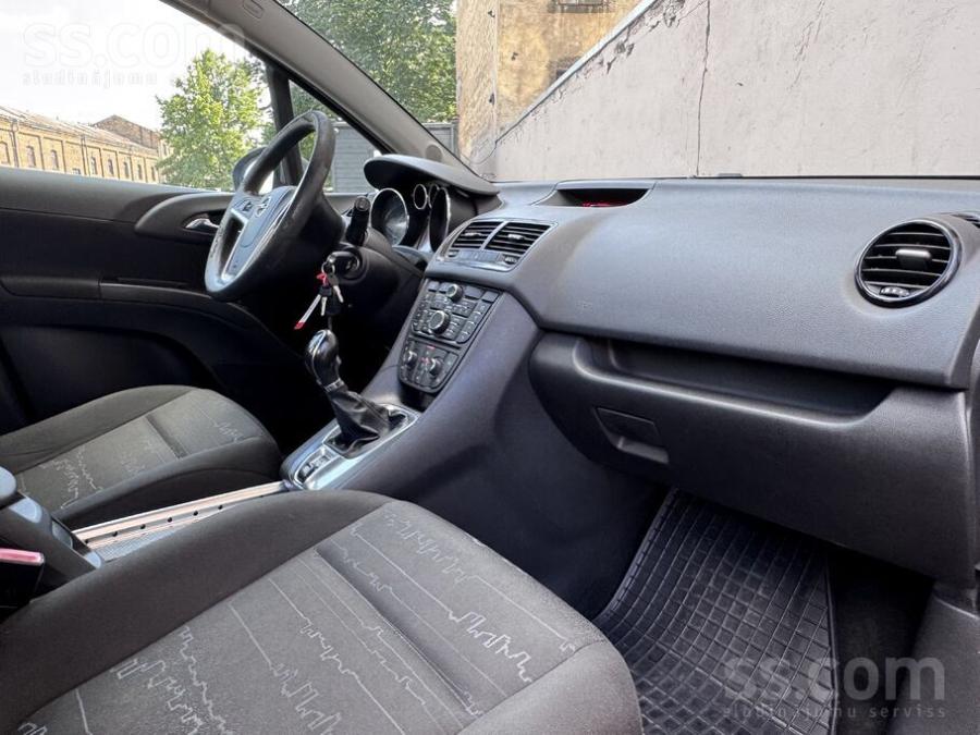 Pelēks Opel Meriva 2011 Rīga, ar dzinēja tilpumu 1.40 L un nobraukumu 251 tūkst. km par 3290 €, foto 10 vietnē AUTOMOTO.COM.LV