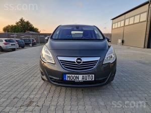 Grey Opel Meriva 2011 in Liepaja, with an engine capacity of 1.40 L and mileage of 194 thousand km for 4490 €, photo 3 on AUTOMOTO.COM.LV