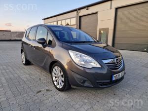 Grey Opel Meriva 2011 in Liepaja, with an engine capacity of 1.40 L and mileage of 194 thousand km for 4490 €, photo 4 on AUTOMOTO.COM.LV