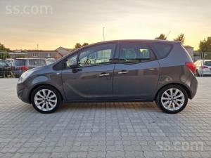 Grey Opel Meriva 2011 in Liepaja, with an engine capacity of 1.40 L and mileage of 194 thousand km for 4490 €, photo 9 on AUTOMOTO.COM.LV