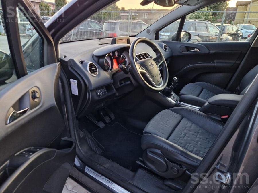 Grey Opel Meriva 2011 in Liepaja, with an engine capacity of 1.40 L and mileage of 194 thousand km for 4490 €, photo 13 on AUTOMOTO.COM.LV