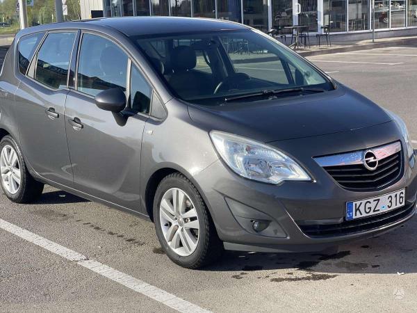 Grey Opel Meriva 2011 in Vilnius, with an engine capacity of 1.30 L and mileage of 206 thousand km for 2100 €, photo 4 on AUTOMOTO.COM.LV