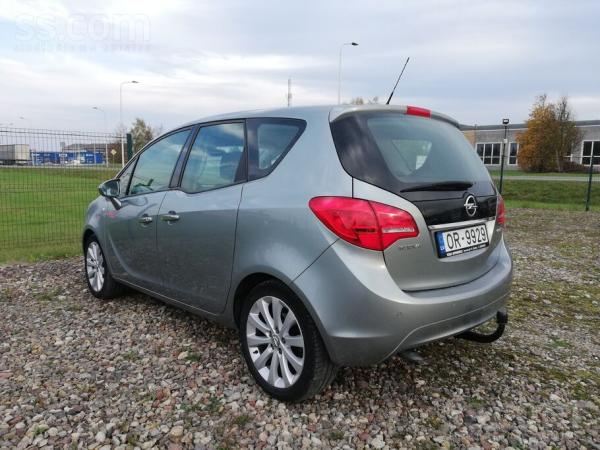 Grey Opel Meriva 2011 in Saldus, with an engine capacity of 1.40 L and mileage of 74 thousand km for 4999 €, photo 5 on AUTOMOTO.COM.LV
