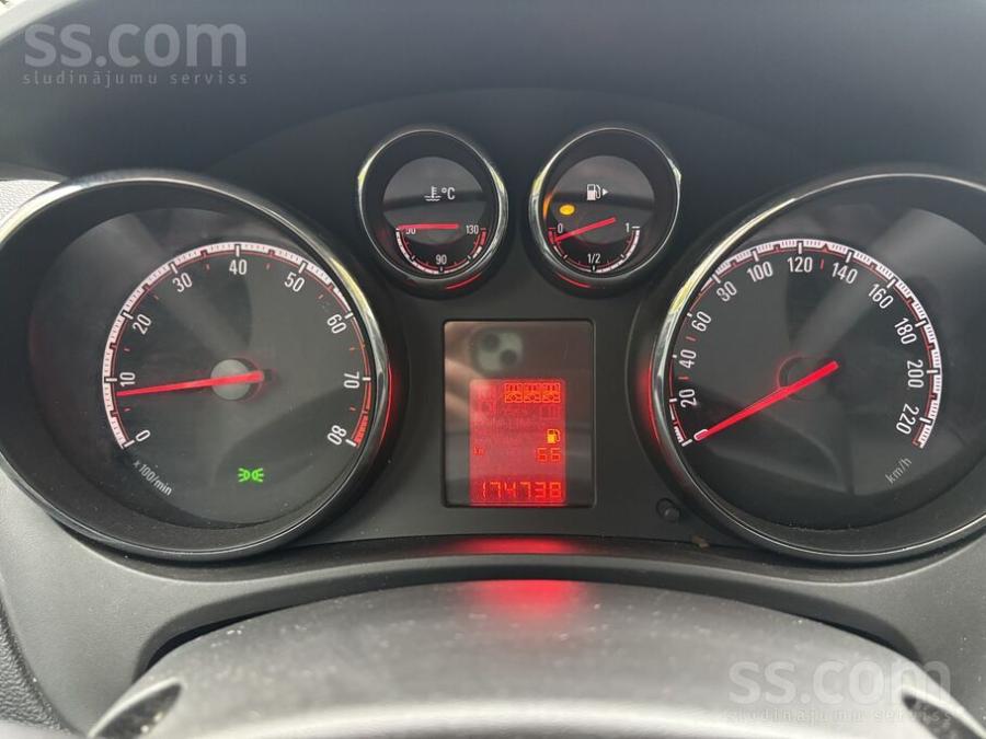 Pelēks Opel Meriva 2011 Ogre, ar dzinēja tilpumu 1.40 L un nobraukumu 174 tūkst. km par 4200 €, foto 15 vietnē AUTOMOTO.COM.LV