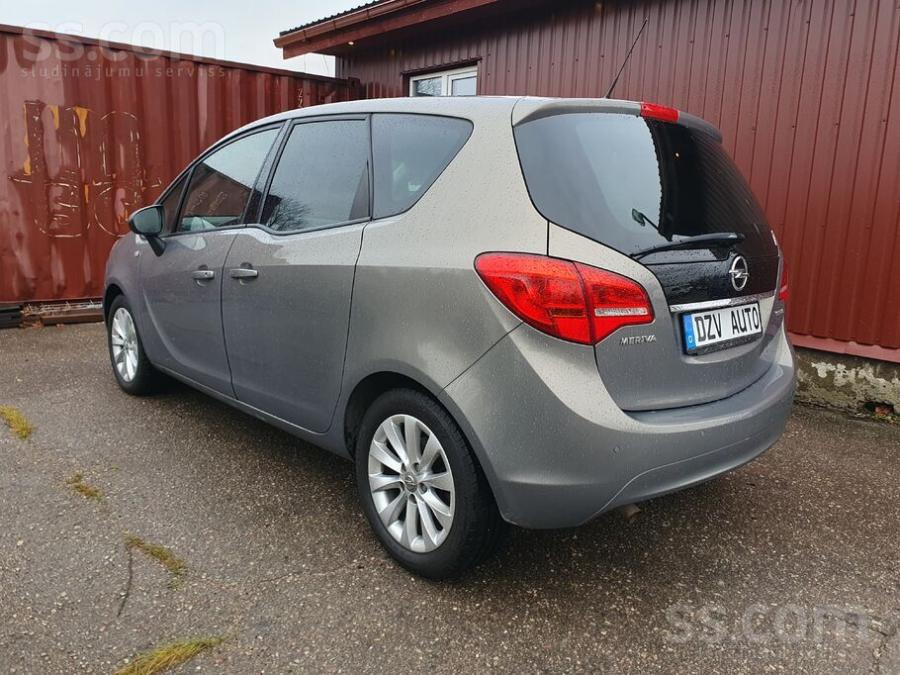 Pelēks Opel Meriva 2012 Liepāja, ar dzinēja tilpumu 1.40 L un nobraukumu 235 tūkst. km par 5950 €, foto 2 vietnē AUTOMOTO.COM.LV