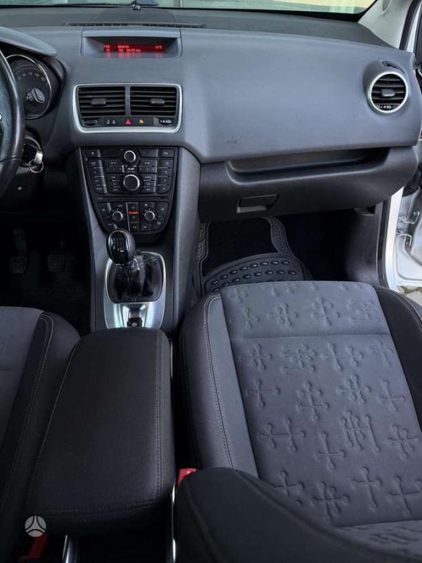 Pelēks Opel Meriva 2012 Klaipėda, ar dzinēja tilpumu 1.69 L un nobraukumu 275 tūkst. km par 2970 €, foto 11 vietnē AUTOMOTO.COM.LV
