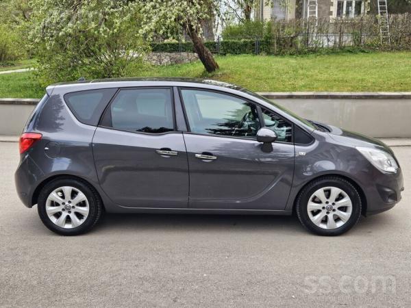 Pelēks Opel Meriva 2012 Jēkabpils, ar dzinēja tilpumu 1.70 L un nobraukumu 227 tūkst. km par 4990 €, foto 4 vietnē AUTOMOTO.COM.LV