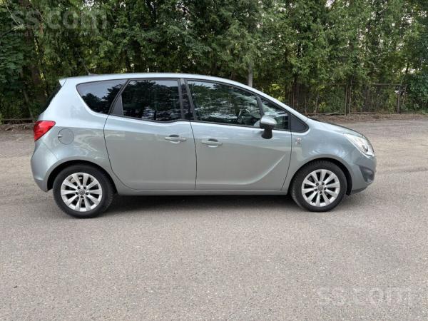 Pelēks Opel Meriva 2012 Ogre, ar dzinēja tilpumu 1.70 L un nobraukumu 201 tūkst. km par 4890 €, foto 1 vietnē AUTOMOTO.COM.LV