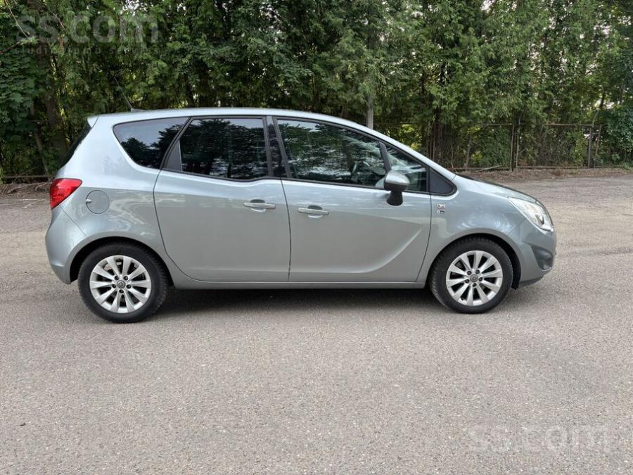 Pelēks Opel Meriva 2012 Ogre, ar dzinēja tilpumu 1.70 L un nobraukumu 201 tūkst. km par 4890 €, foto 1 vietnē AUTOMOTO.COM.LV
