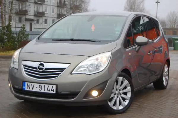 Grey Opel Meriva 2012 in Jekabpils, with an engine capacity of 1.70 L and mileage of 220 thousand km for 4990 €, photo 1 on AUTOMOTO.COM.LV