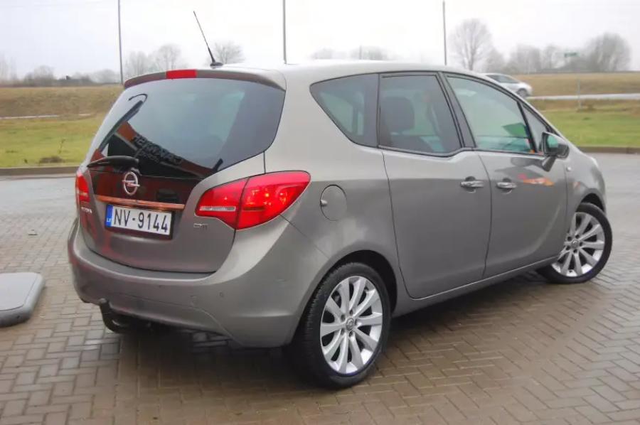 Pelēks Opel Meriva 2012 Jēkabpils, ar dzinēja tilpumu 1.70 L un nobraukumu 220 tūkst. km par 4990 €, foto 3 vietnē AUTOMOTO.COM.LV