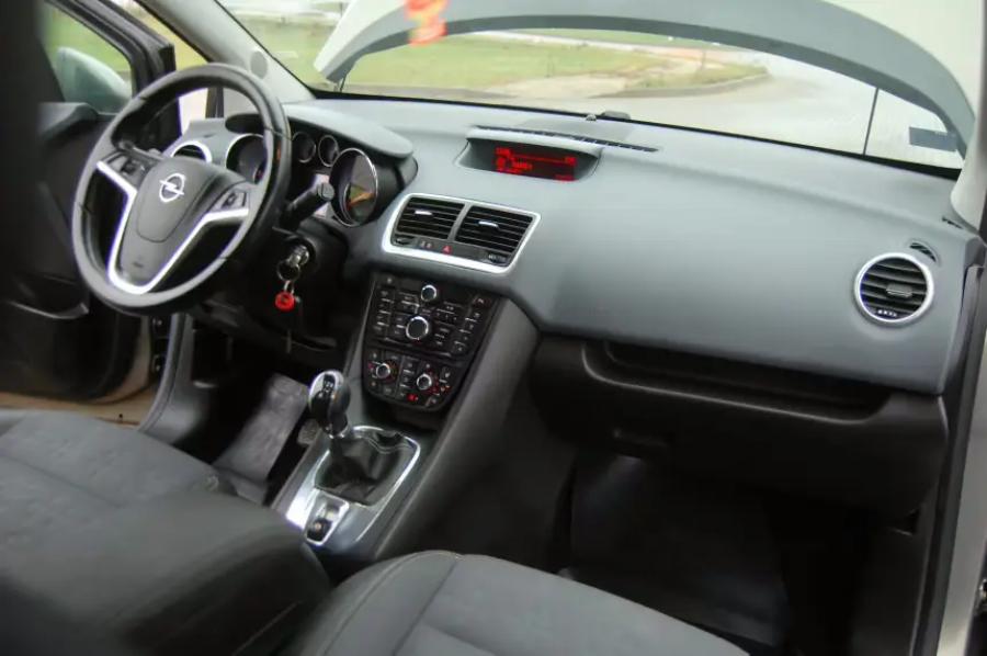 Pelēks Opel Meriva 2012 Jēkabpils, ar dzinēja tilpumu 1.70 L un nobraukumu 220 tūkst. km par 4990 €, foto 19 vietnē AUTOMOTO.COM.LV
