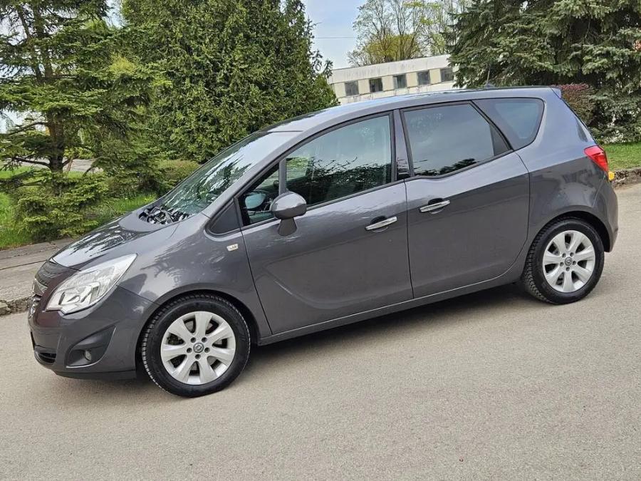 Grey Opel Meriva 2012 in Jekabpils, with an engine capacity of 1.70 L and mileage of 227 thousand km for 4990 €, photo 11 on AUTOMOTO.COM.LV