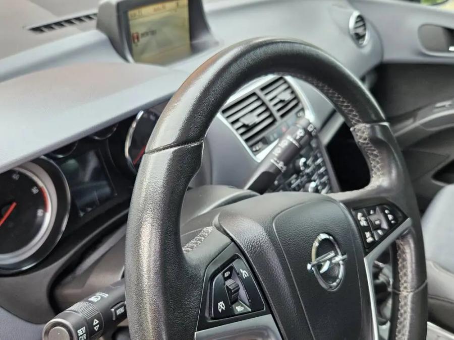 Grey Opel Meriva 2012 in Jekabpils, with an engine capacity of 1.70 L and mileage of 227 thousand km for 4990 €, photo 12 on AUTOMOTO.COM.LV