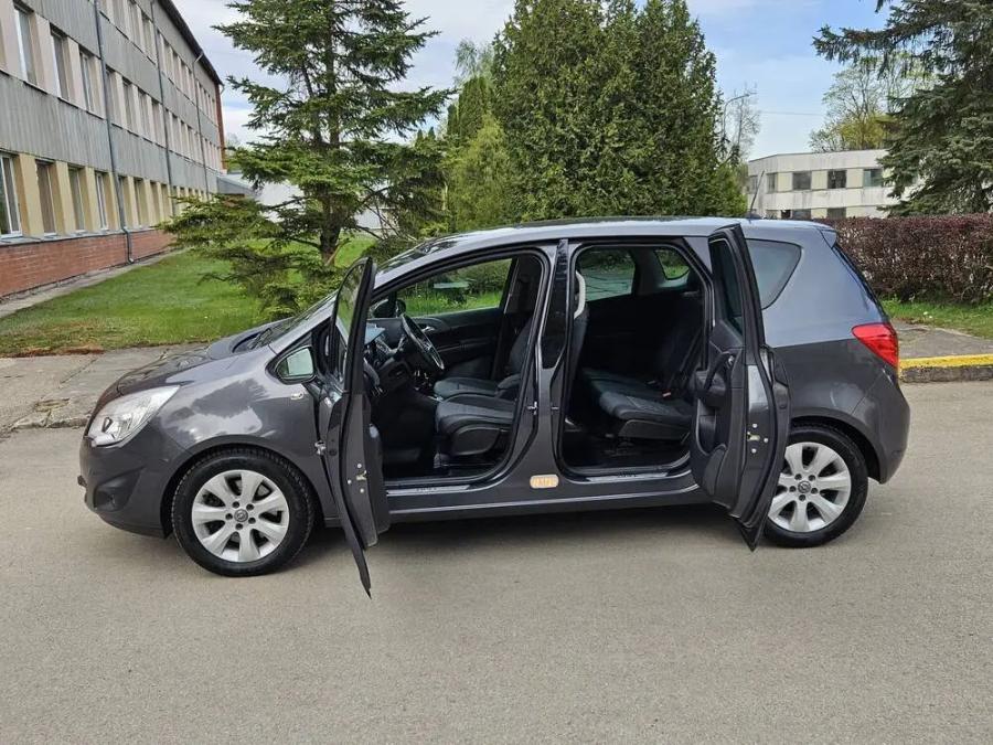 Grey Opel Meriva 2012 in Jekabpils, with an engine capacity of 1.70 L and mileage of 227 thousand km for 4990 €, photo 16 on AUTOMOTO.COM.LV
