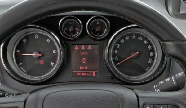 Grey Opel Meriva 2012 in Riga, with an engine capacity of 1.70 L and mileage of 284 thousand km for 5400 €, photo 9 on AUTOMOTO.COM.LV