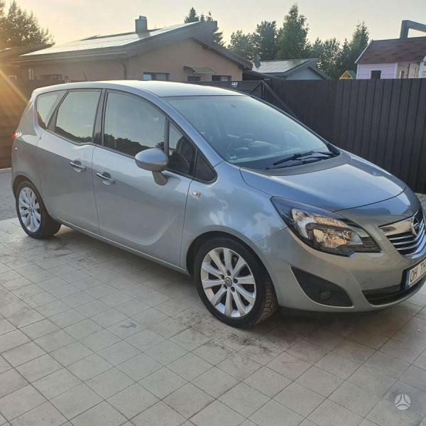 Grey Opel Meriva 2012 in Klaipeda, with an engine capacity of 1.69 L and mileage of 186 thousand km for 4350 €, photo 4 on AUTOMOTO.COM.LV